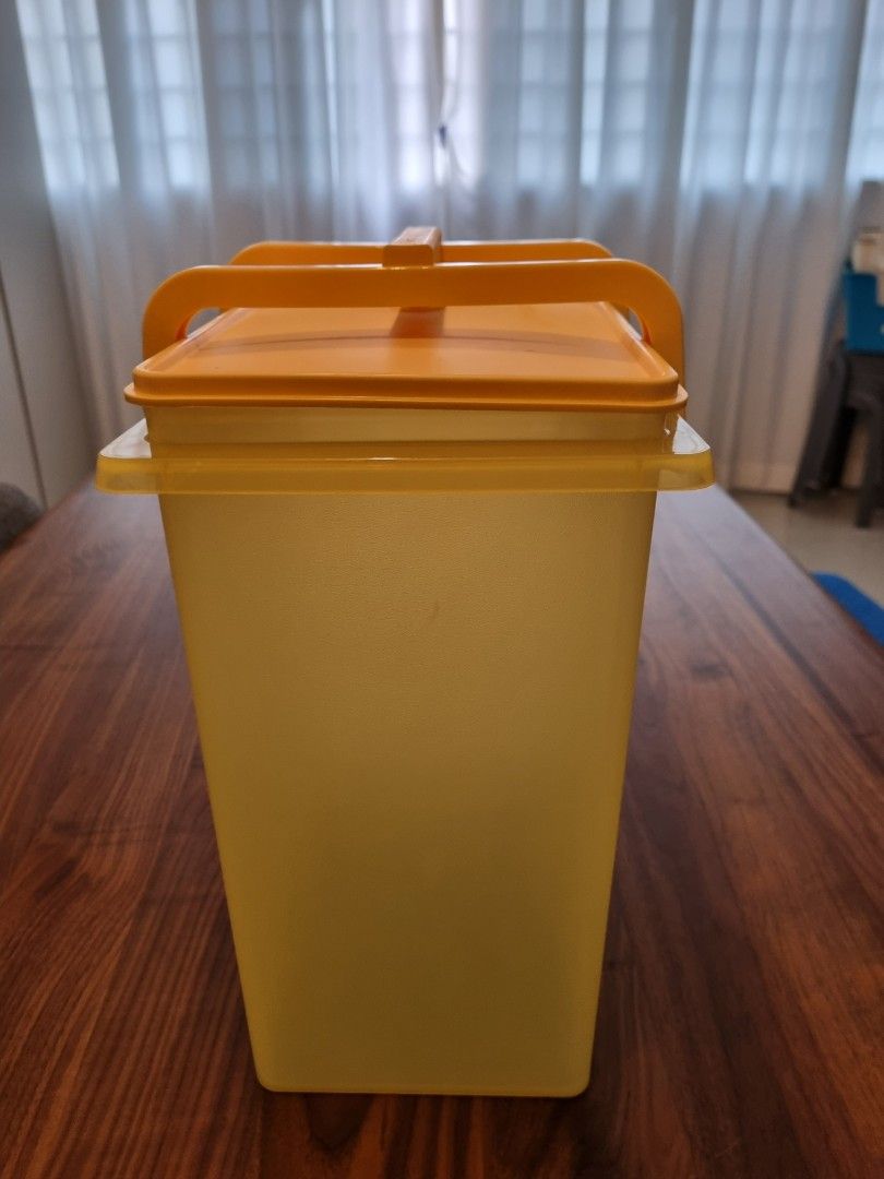 Tupperware Buddy Multi Keeper with handle carry, Furniture & Home ...