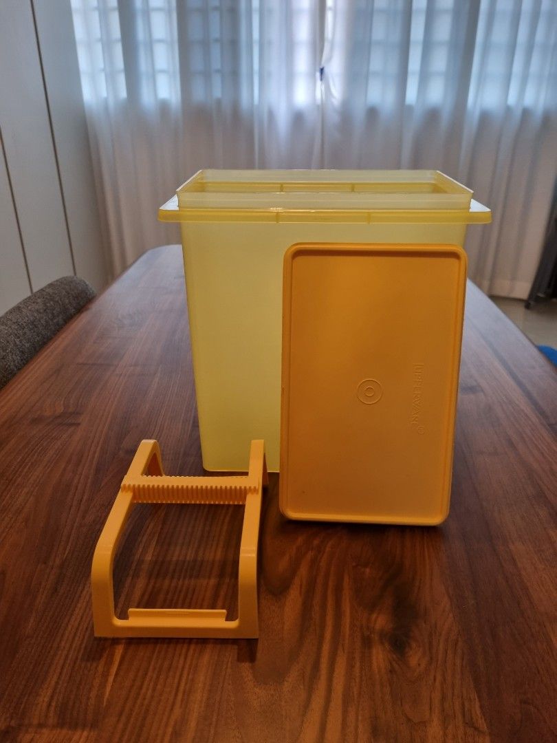 Tupperware Buddy Multi Keeper with handle carry, Furniture & Home ...