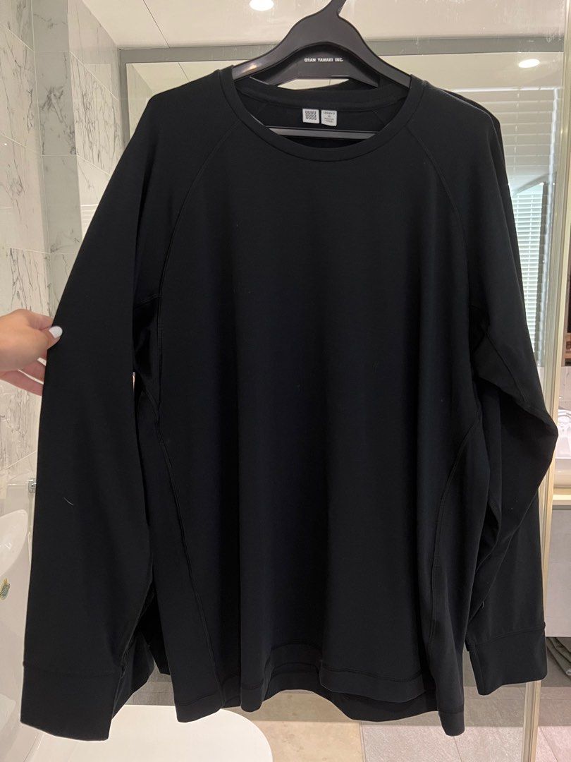 Uniqlo sweater, Men's Fashion, Coats, Jackets and Outerwear on Carousell