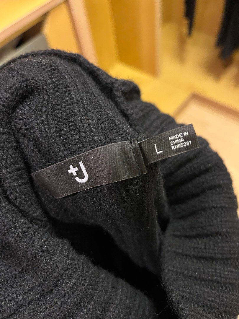 UNIQLO wool top, Women's Fashion, Tops, Other Tops on Carousell