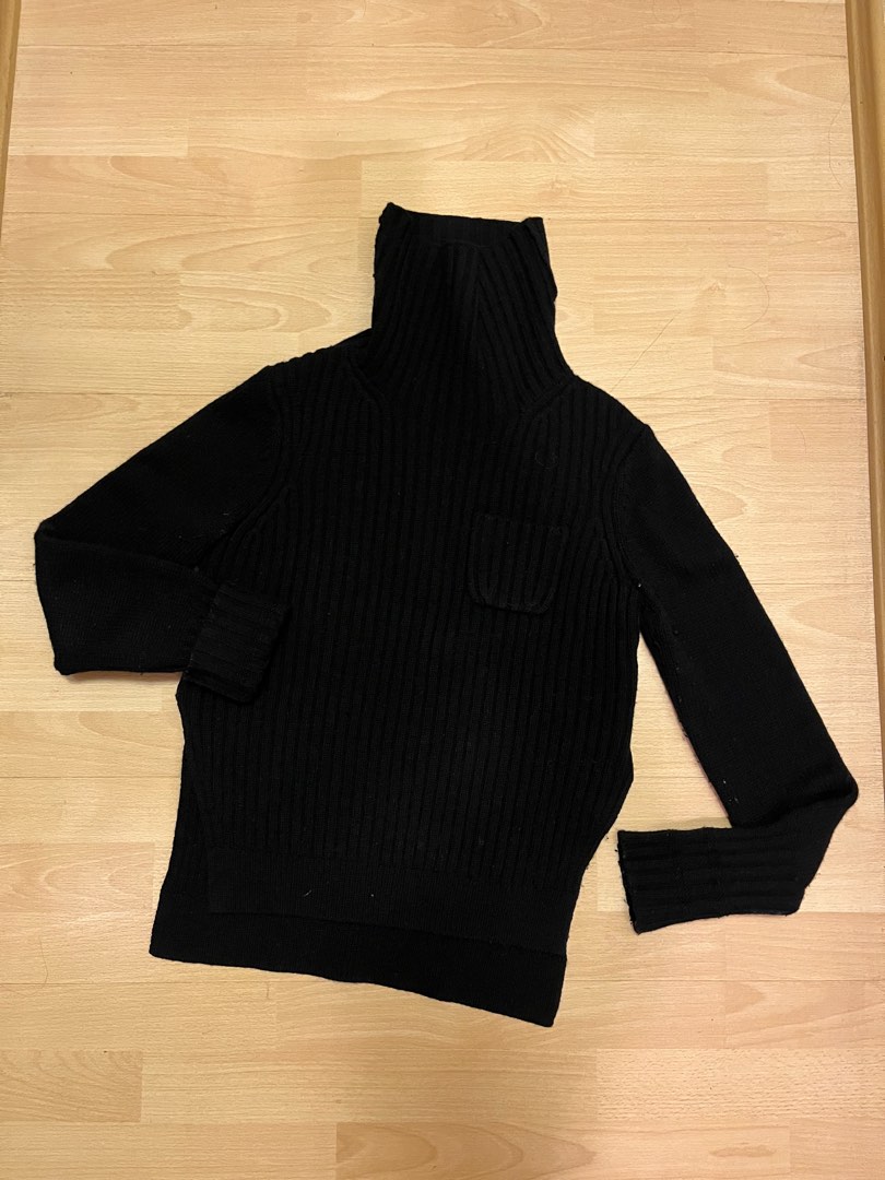 UNIQLO wool top, Women's Fashion, Tops, Other Tops on Carousell