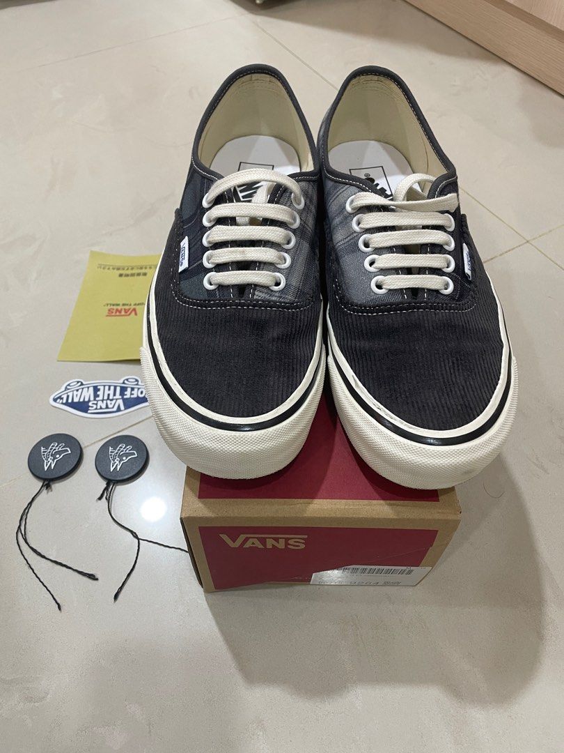 Vans authentic 44DX Anaheim Factory, 他的時尚, 鞋類, 休閒鞋、涼鞋在旋轉拍賣