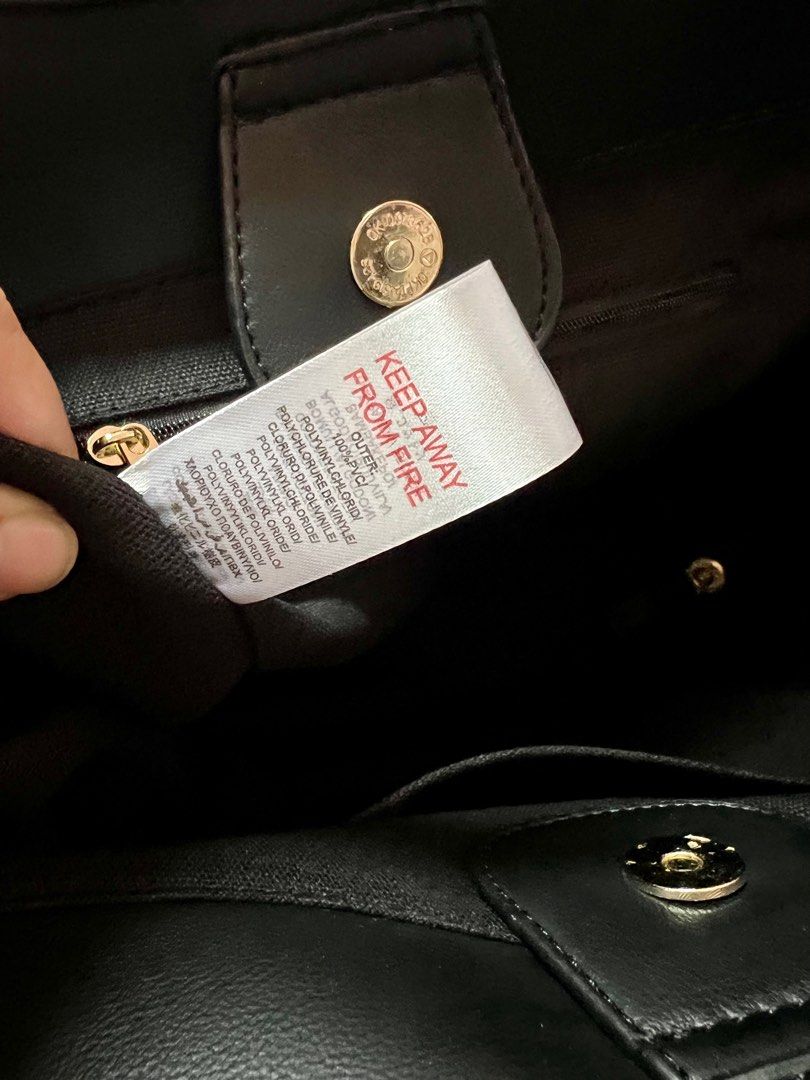 VIP GIFT ITEMS BAG, Women's Fashion, Bags & Wallets, Tote Bags on Carousell