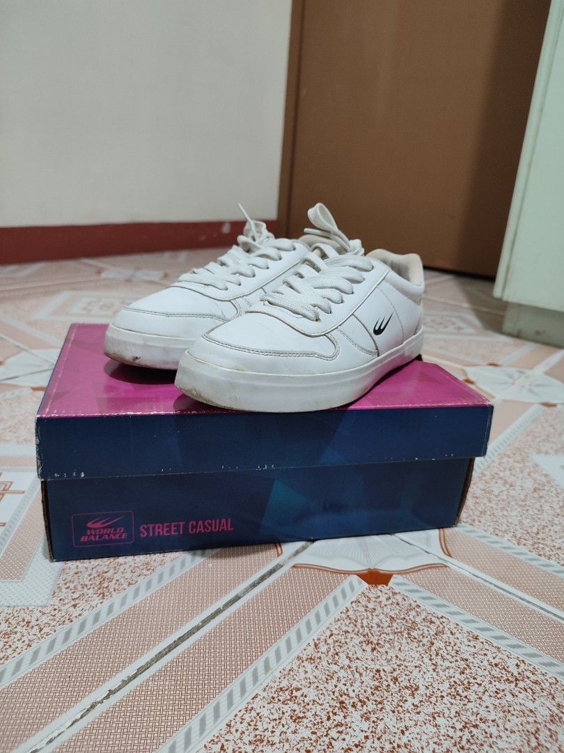 World Balance White Shoes, Women's Fashion, Footwear, Sneakers on Carousell
