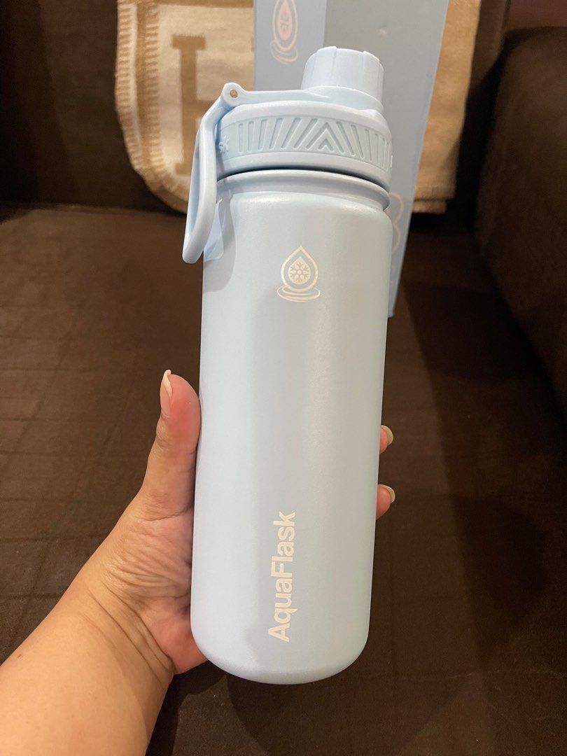 Aquaflask 18 oz. Powder blue on Carousell