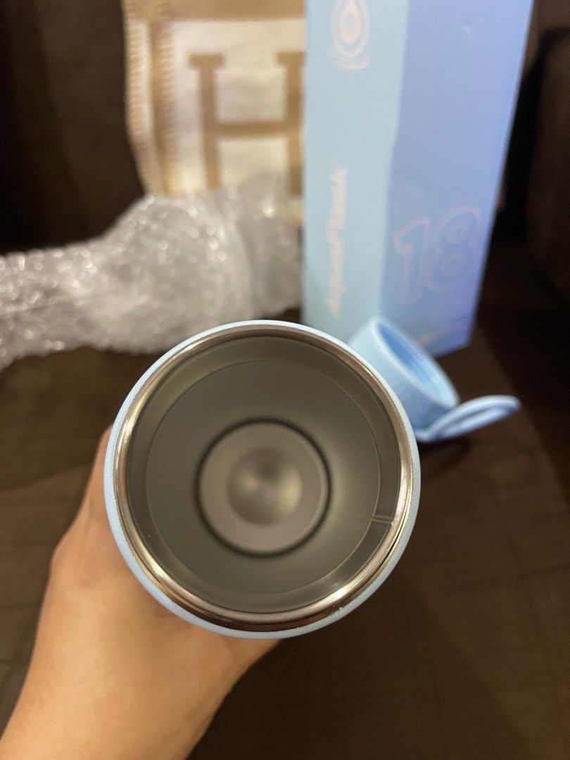 Aquaflask 18 oz. Powder blue on Carousell