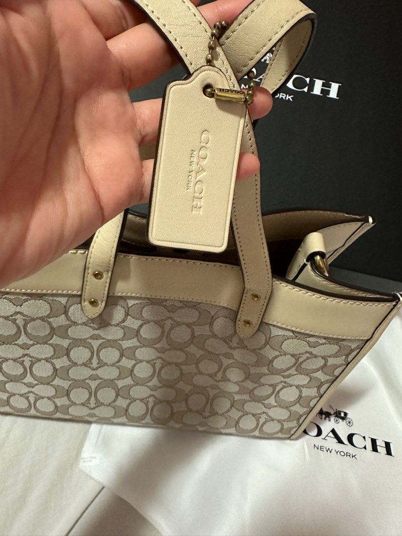 COACH TOTE BAG, Luxury, Bags & Wallets on Carousell