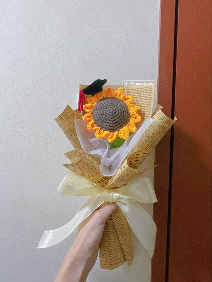 Crochet Sunflower Bouquet |Graduation flower, Hobbies & Toys ...