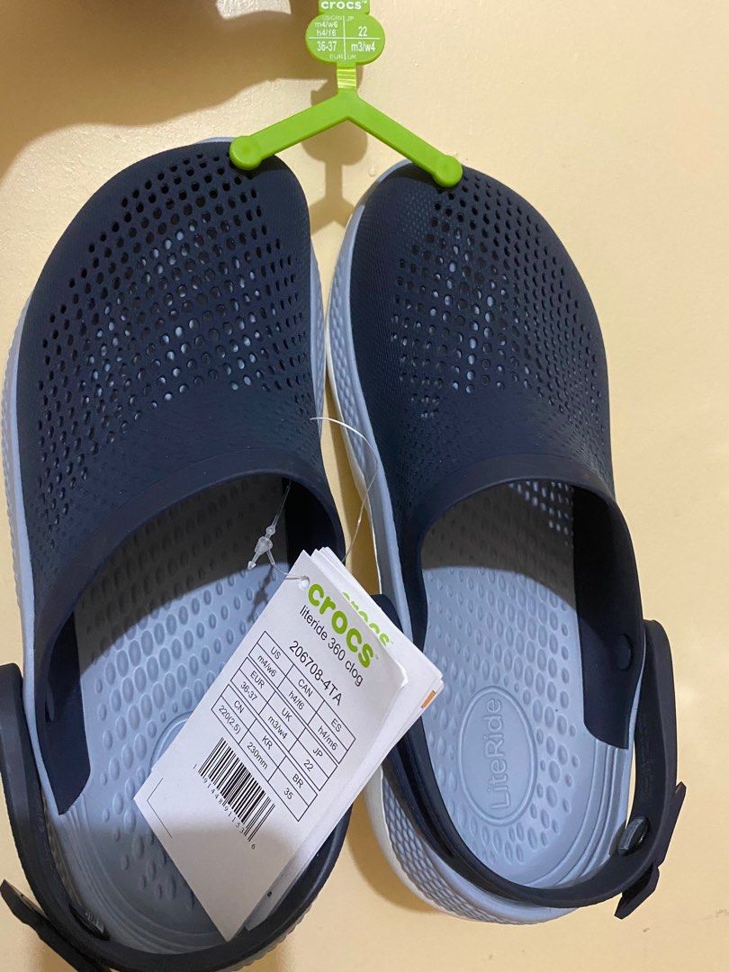Crocs for girls original, Women's Fashion, Footwear, Slippers and ...