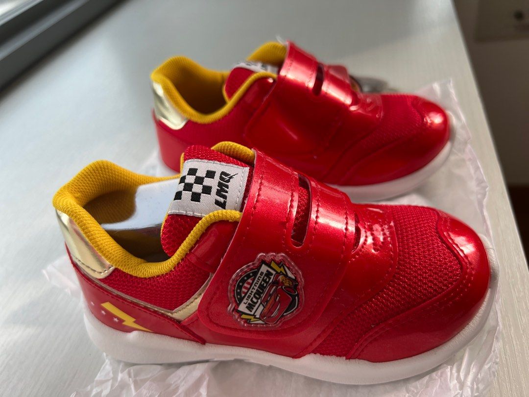 Disney Boys' Pixar Cars Sneakers – Light-Up Lightning McQueen Shoes ...