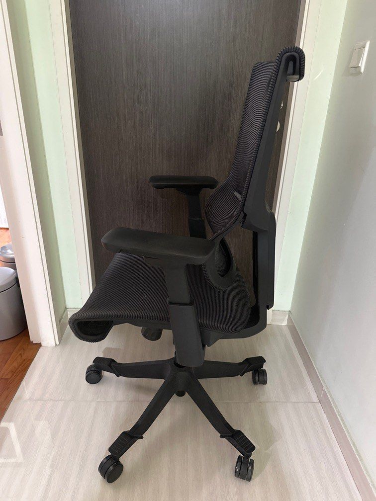 Ergotune Classic ergonomic chair, Furniture & Home Living, Furniture ...