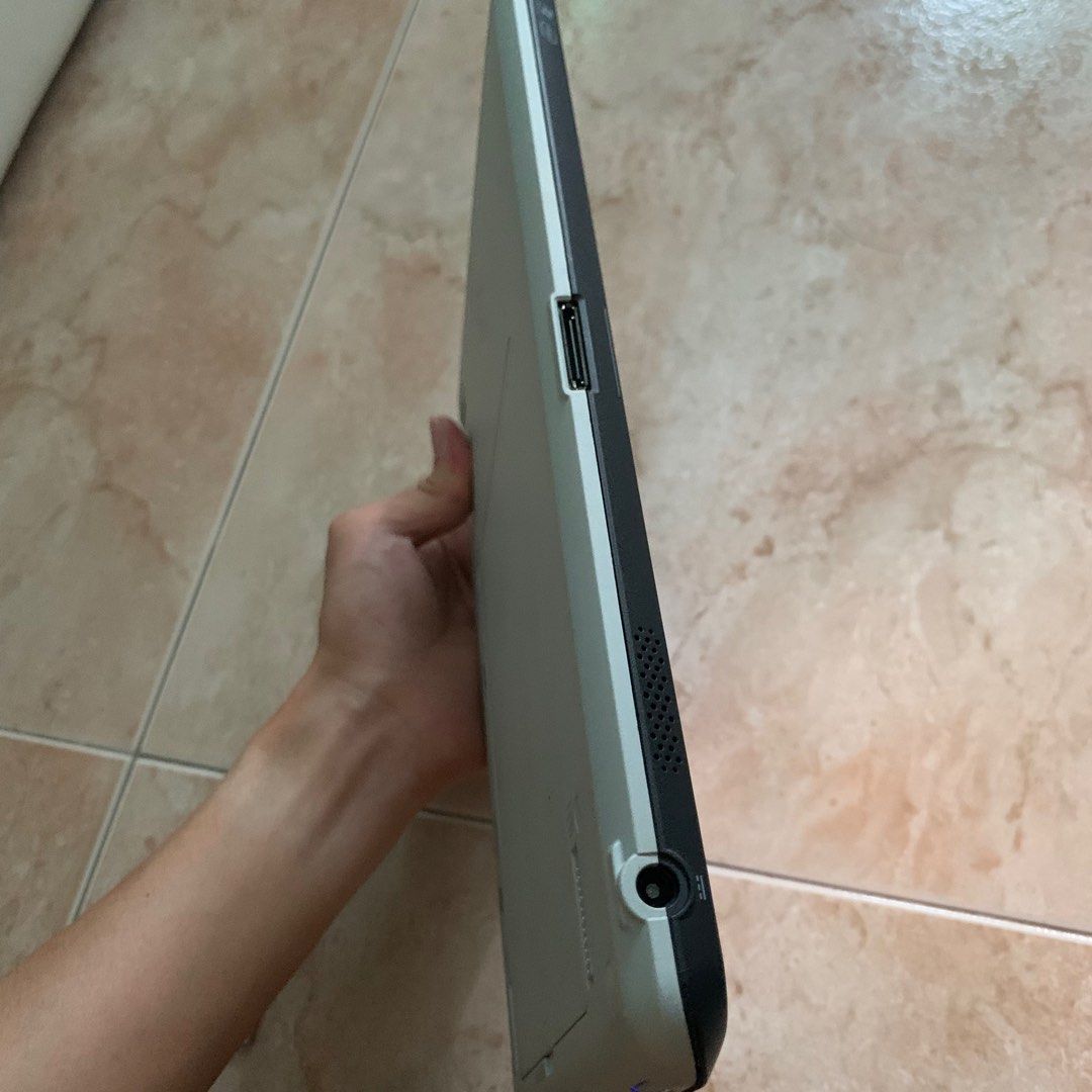 Fujitsu Stylistic Q550 Tablet PC, Computers & Tech, Laptops & Notebooks on Carousell