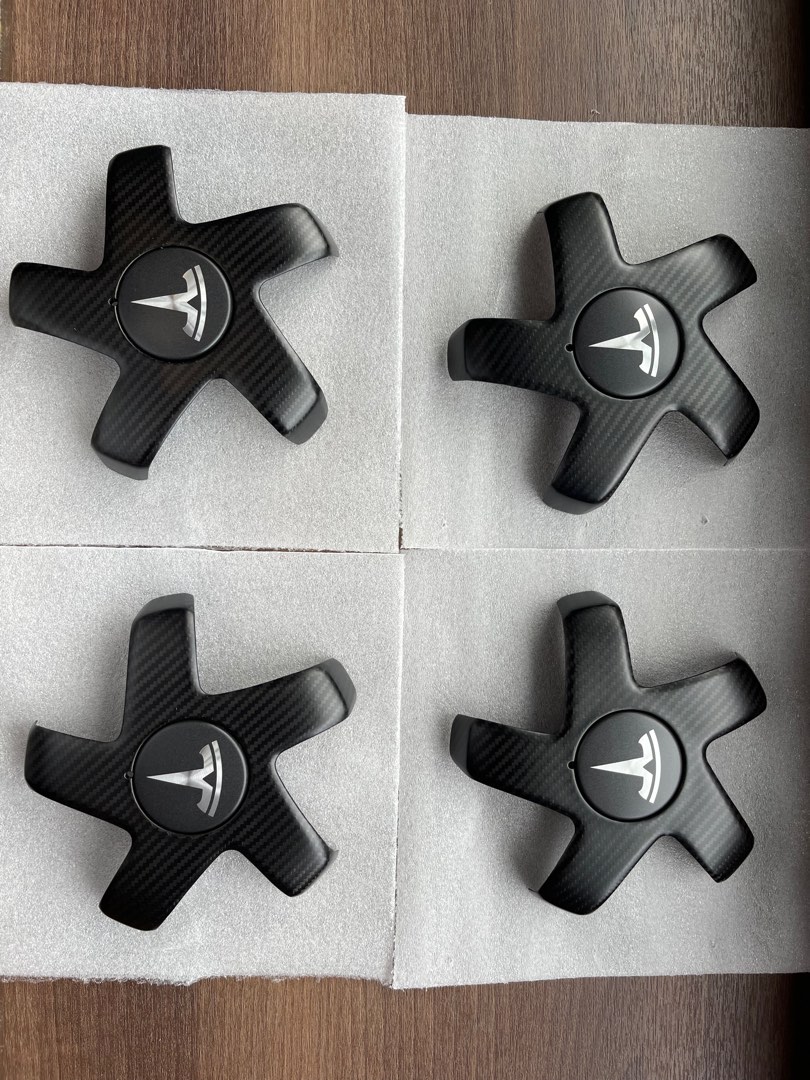 Genuine Tesla model 3 carbon fiber wheel cap set, 汽車配件, 車軚 - Carousell