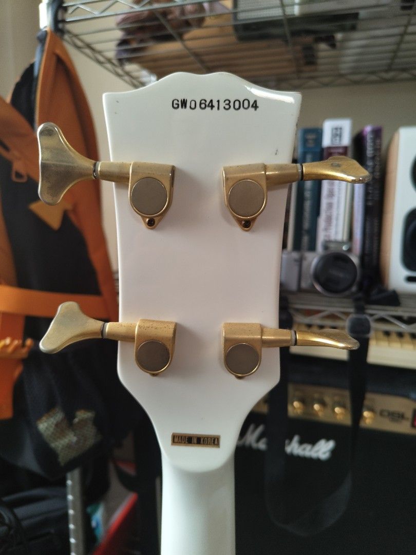 Grassroots Les Paul Bass MIK, Hobbies & Toys, Music & Media, Musical ...