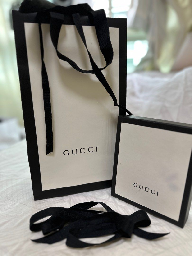 Gucci wallet paper bag and box (14cm X 12.2cm X 3.6cm), Luxury, Bags ...
