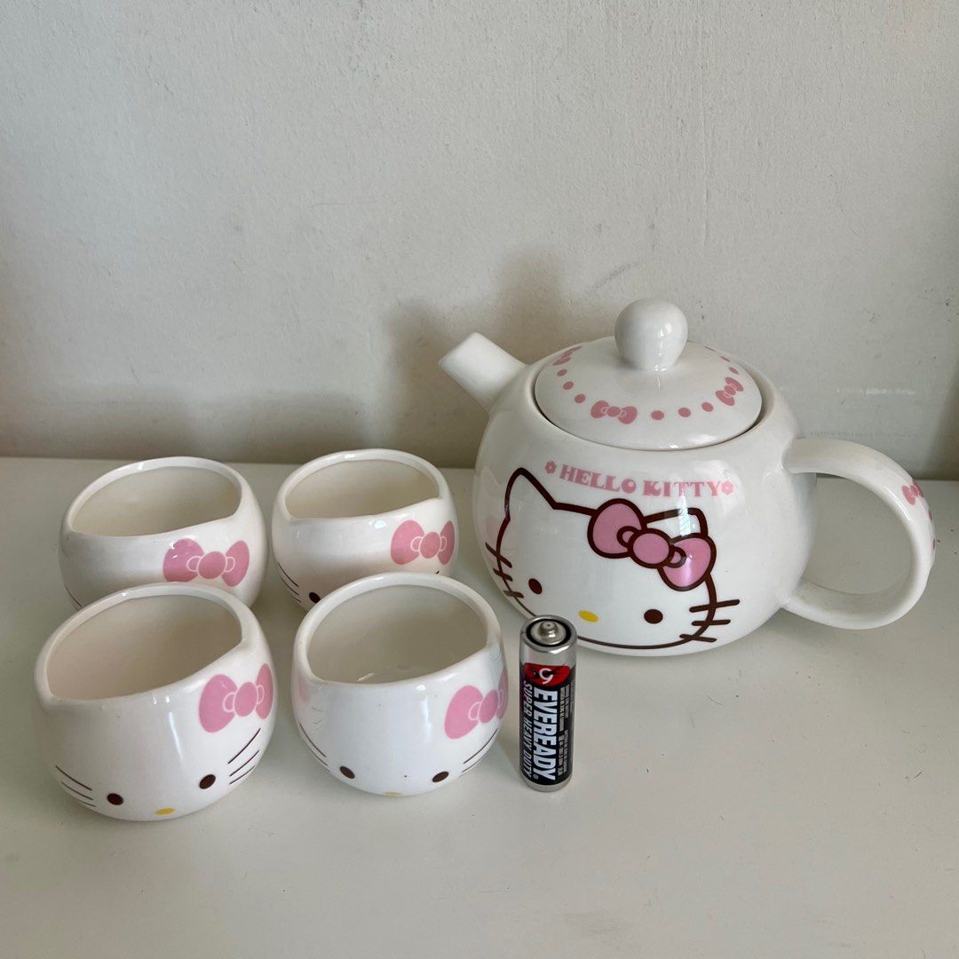 BN Sanrio Hello Kitty Teapot Set with 4 Tea Cups, Furniture & Home ...