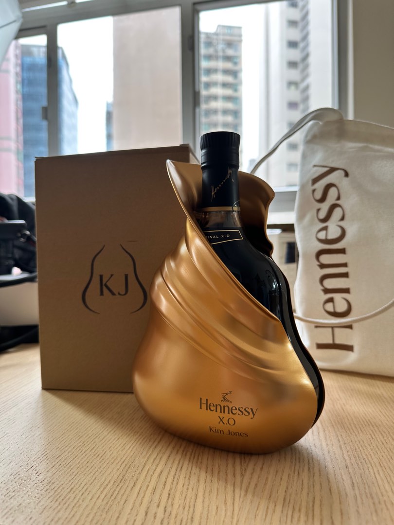 Hennessy XO Kim jones, 嘢食 & 嘢飲, 酒精飲料 - Carousell