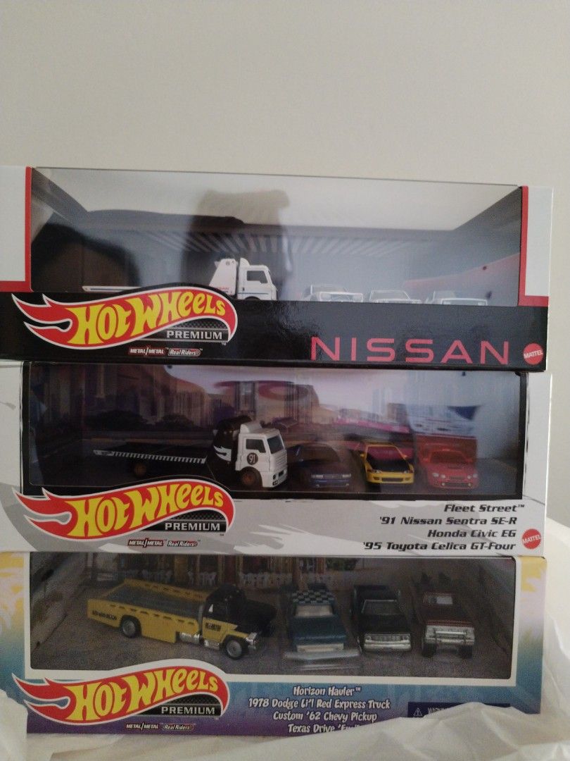 Hotwheels premium display box 3 sets(nissan skyline, Honda civic eg ...