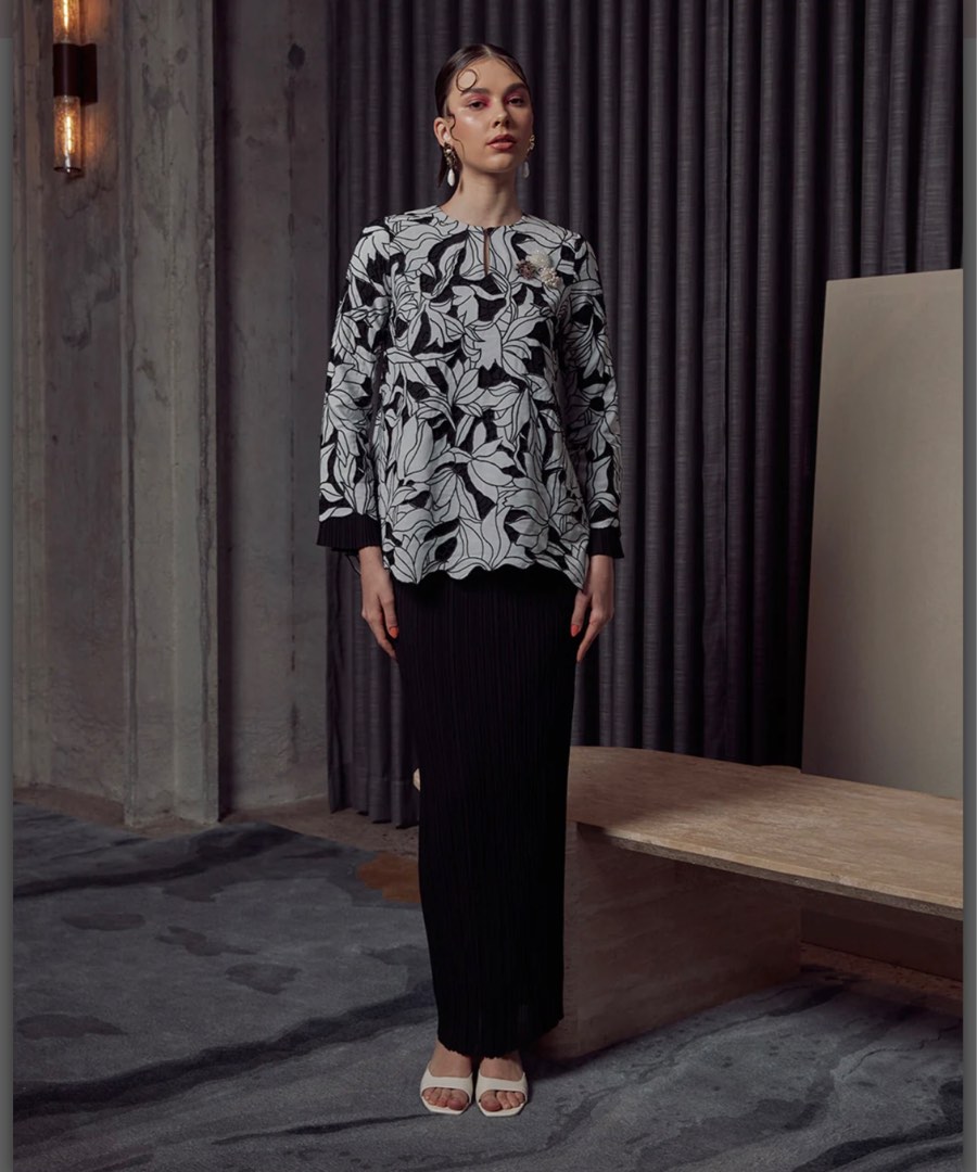 Innai MIA Raya 2023, Women's Fashion, Muslimah Fashion, Baju Kurung ...