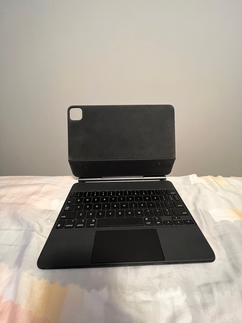iPad Pro 11 Inch Magic Keyboard, Mobile Phones & Gadgets, Mobile ...