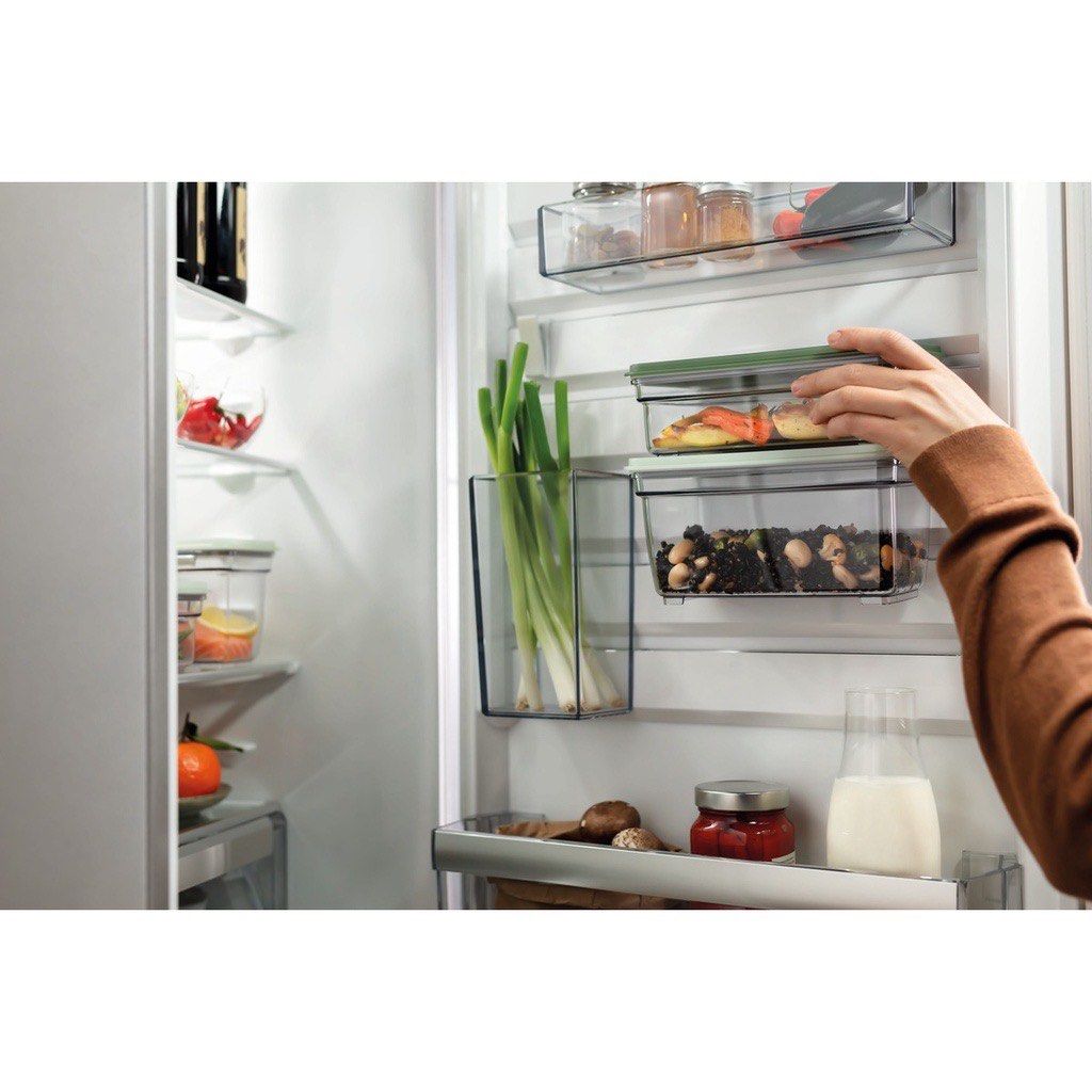 KS05 - Electrolux - EAVFK1 Vacuum Sealer + Food Container Kit Preserves Food Flavour & Nutrients ...