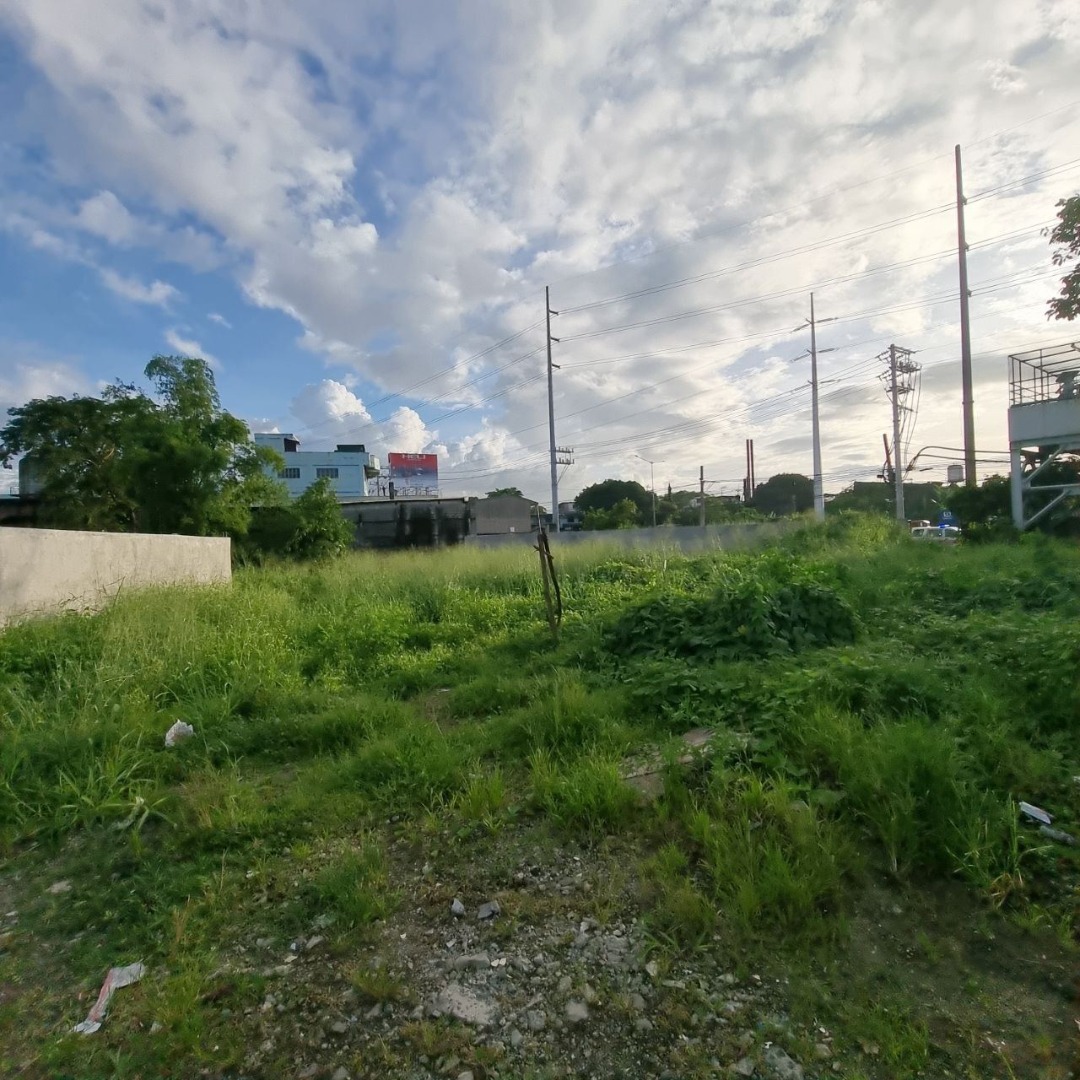 Large Vacant Industrial Lot FOR LEASE at NLEX Valenzuela Paso De Blas ...