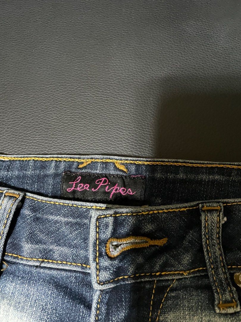 Lee pipes short, Women's Fashion, Bottoms, Shorts on Carousell