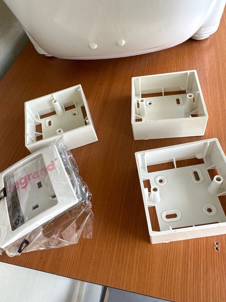 Legrand wall 3 pin and backplate, TV & Home Appliances, Electrical ...