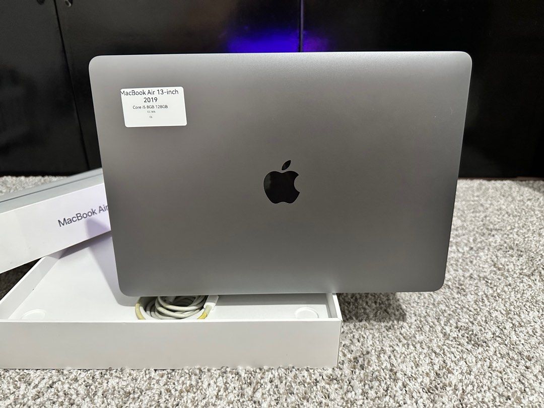 MacBook Air 13-inch Retina 2019 Complete With box Space gray on Carousell