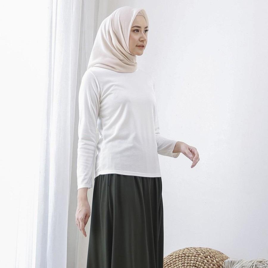 Manset Dalaman Lengan Panjang Merek Wulfi Anti Panas Warna Putih, Fesyen Wanita, Muslim Fashion ...