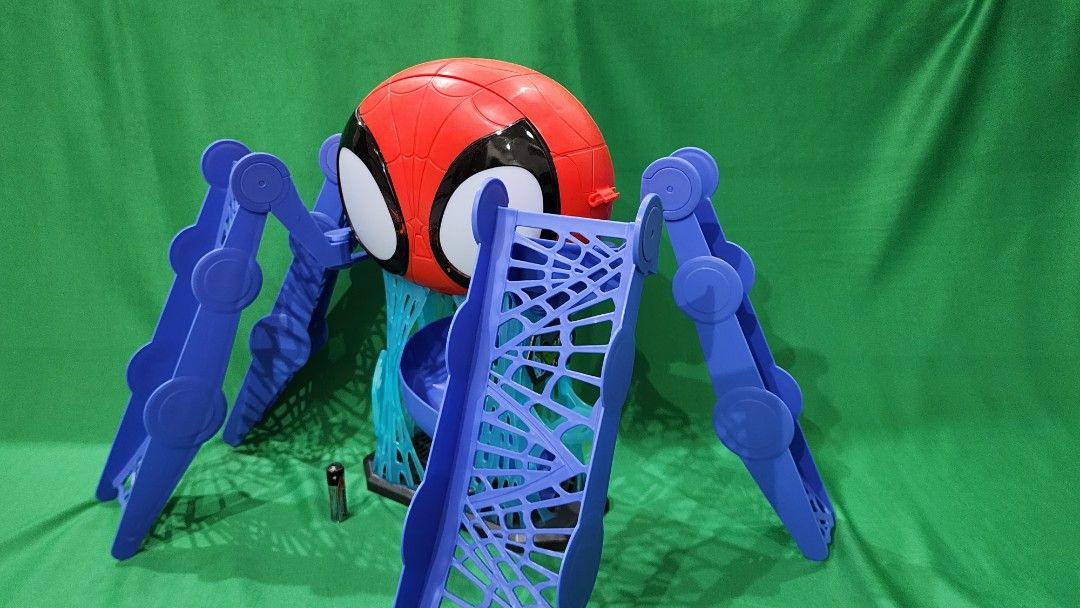Marvel Spidey and His Amazing Friends Web-Quarters Playset With Lights ...