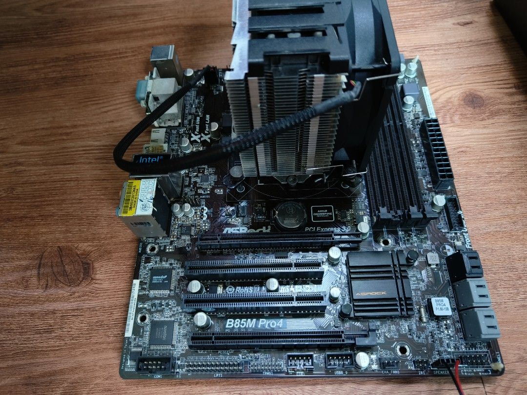 Motherboard ASROCK B85M pro4 with I7-4790 and heatsink, Computers ...