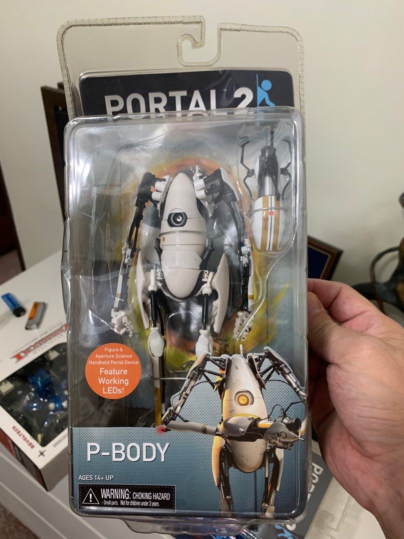 Neca Portal 2 P-Body and Atlas Figure Lab Science labs Valve, Hobbies ...
