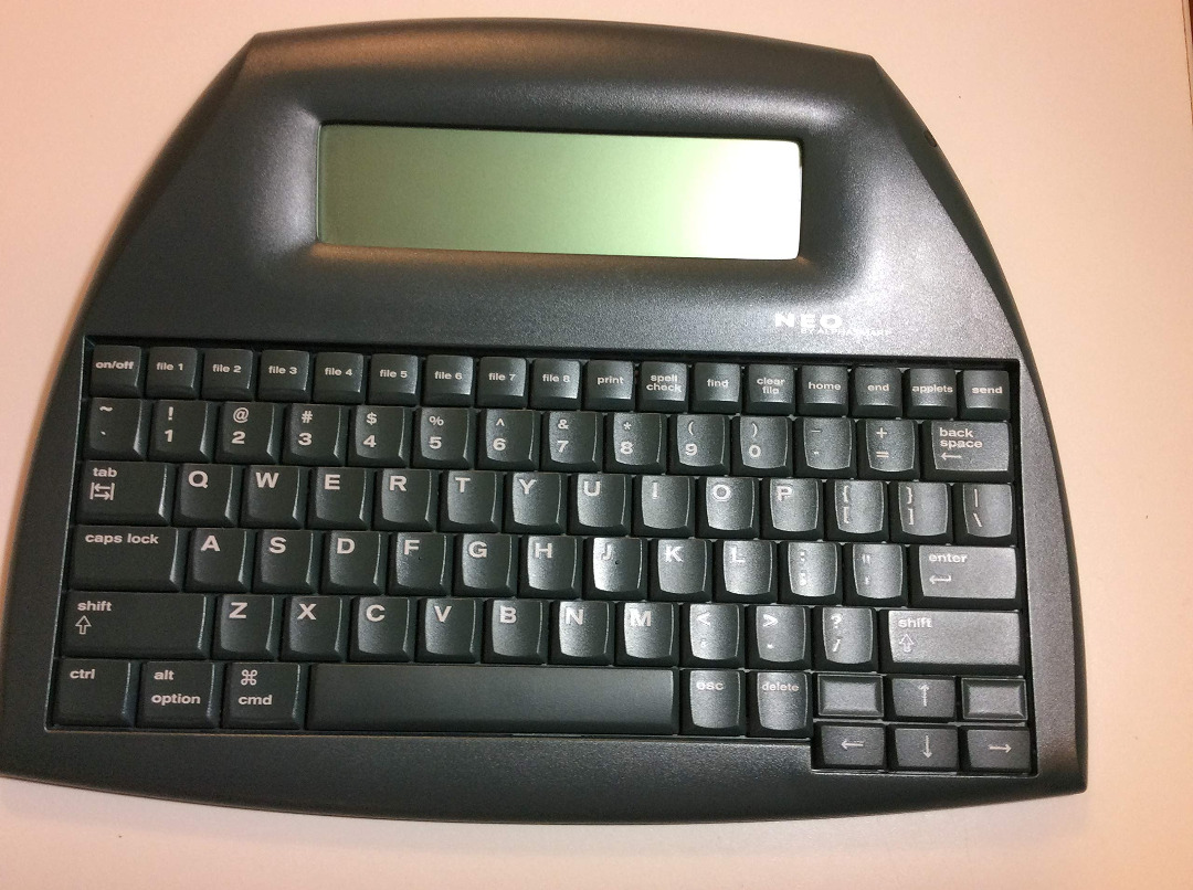Alphasmart Neo 2 Word Processor with Full Size Keyboard, Hobbies & Toys ...
