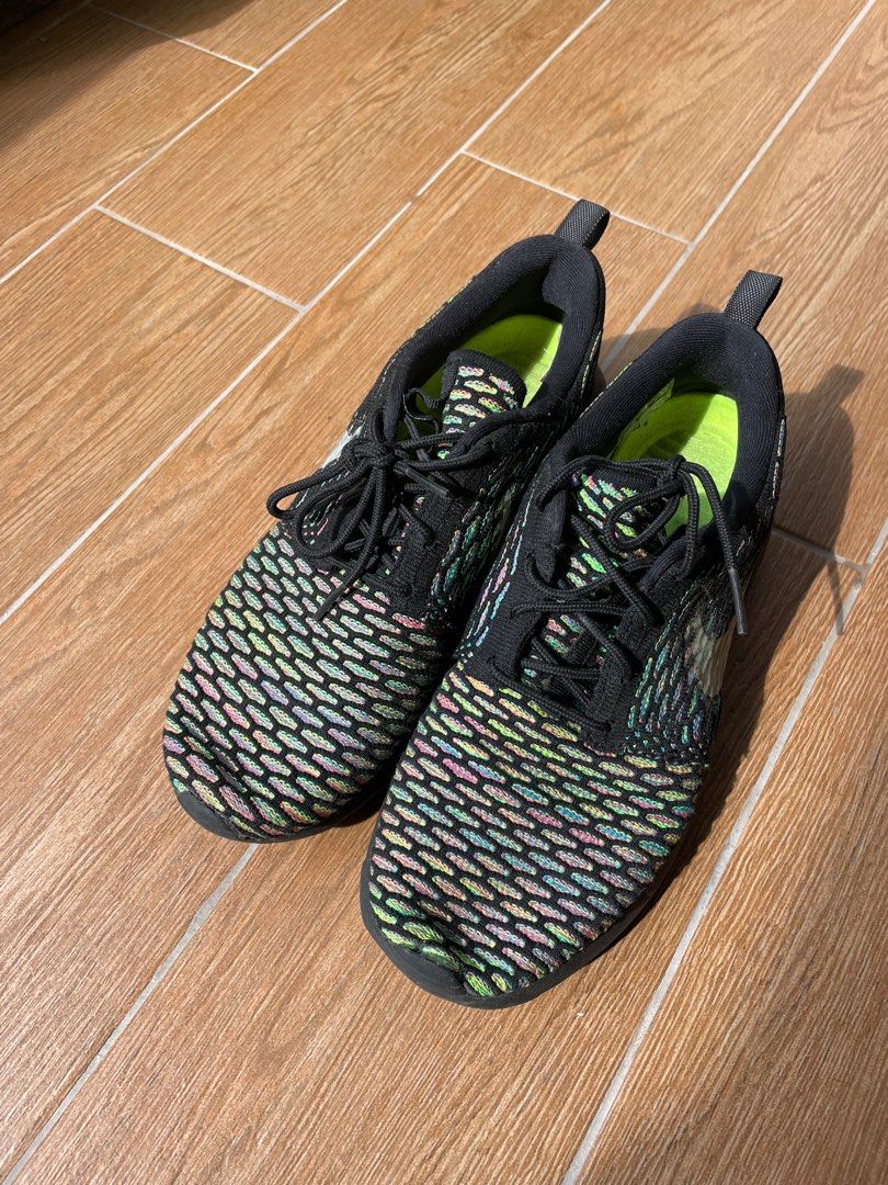 Nike roche run UK5.5, Women's Fashion, Footwear, Sneakers on Carousell
