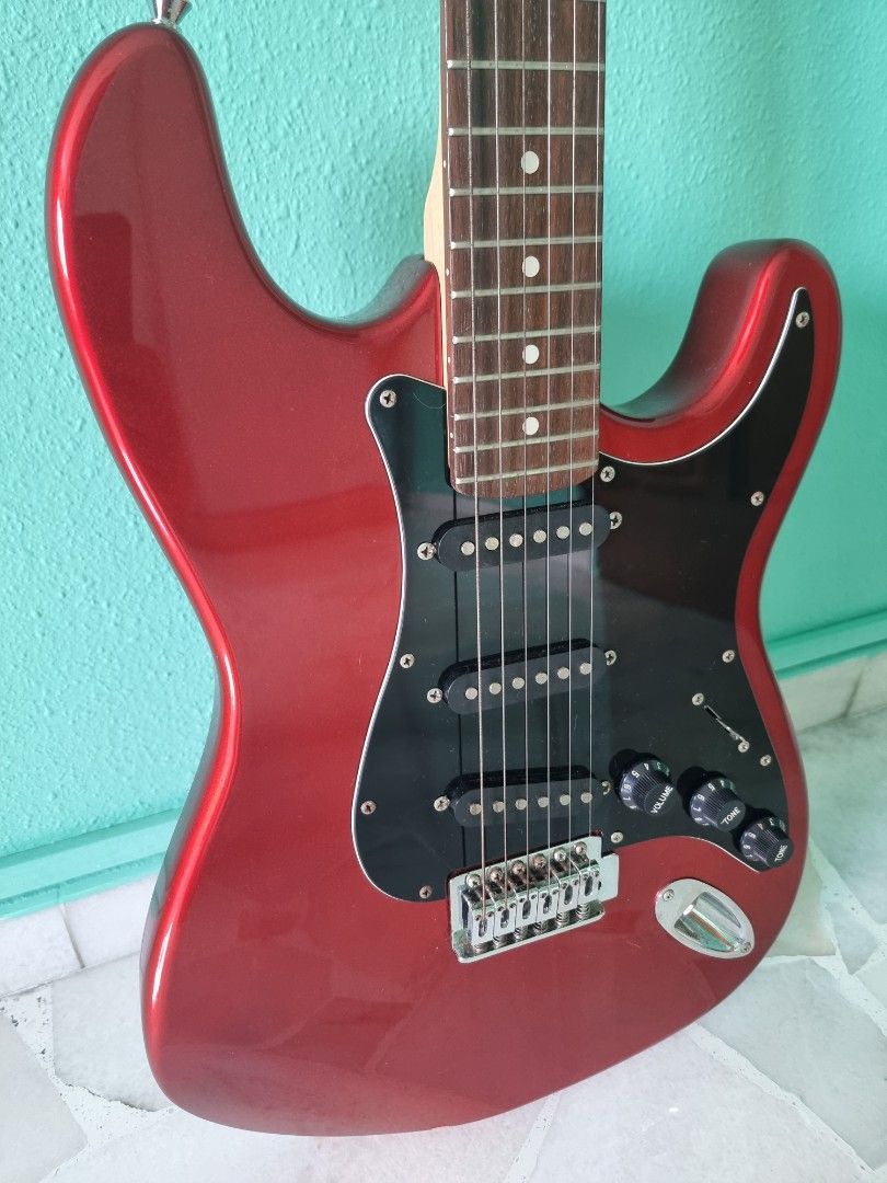 Off-brand Stratocaster Style Electric Guitar, Hobbies & Toys, Music ...