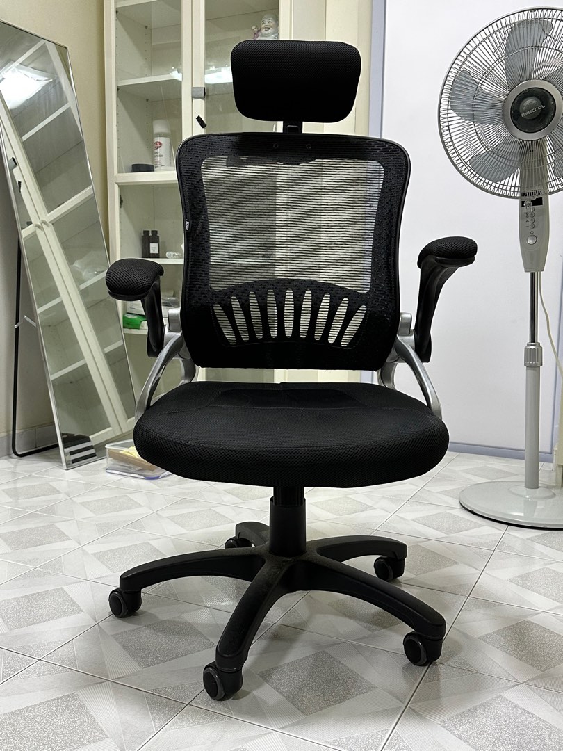 Office Ergonomic Chair, Furniture & Home Living, Furniture, Chairs on Carousell