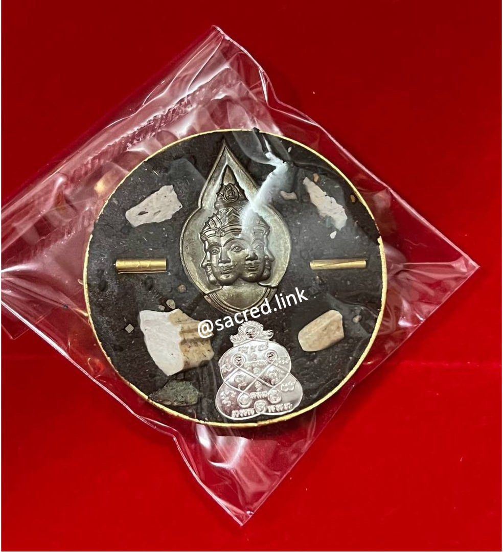 Phra Ajarn Tom, Hobbies & Toys, Memorabilia & Collectibles, Religious ...