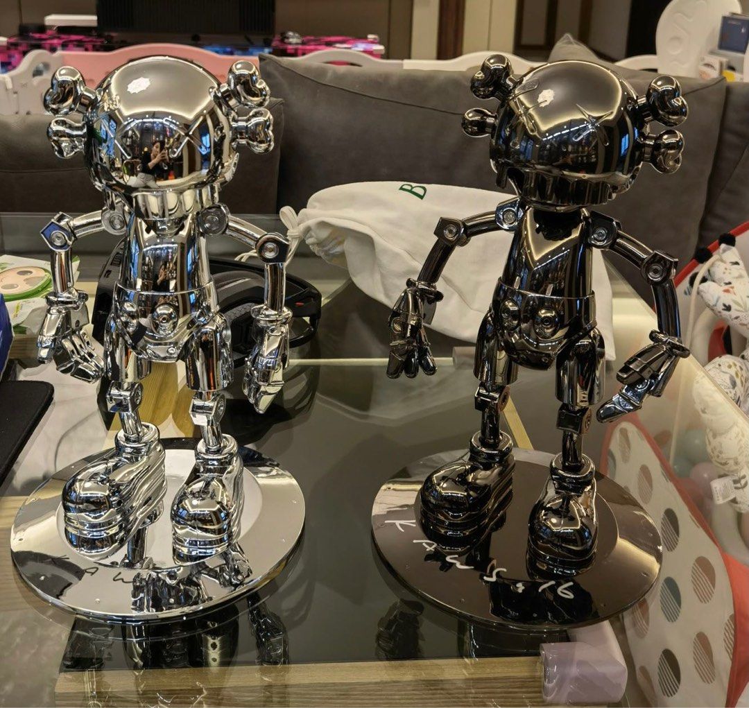 [Pre-Order] KAWS x Hajime Sorayama No Future Companion Black & Silver ...
