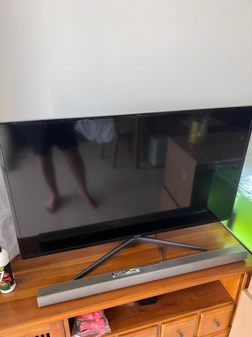 Samsung 46inch TV, TV & Home Appliances, TV & Entertainment, TV on ...