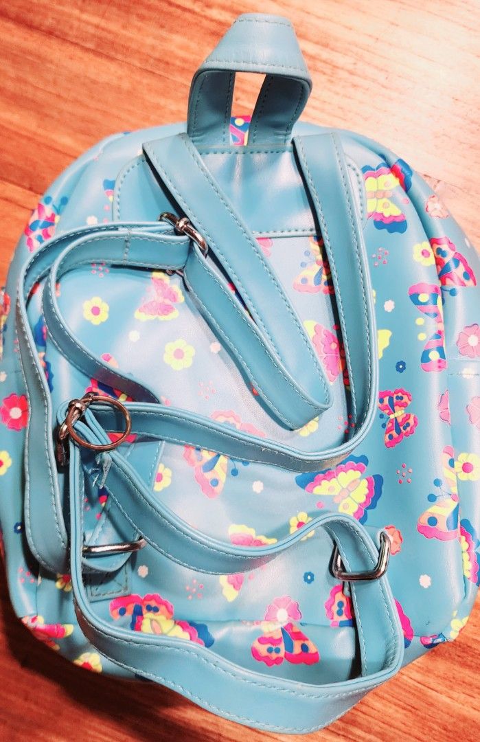 Smiggle backpack, Babies & Kids, Babies & Kids Fashion on Carousell