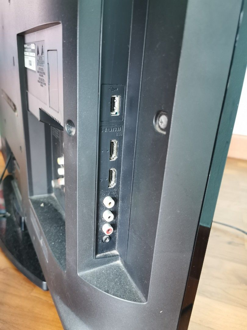 Sony Bravia LCD Digital TV 32Ex400 32 inch Working condition with ...