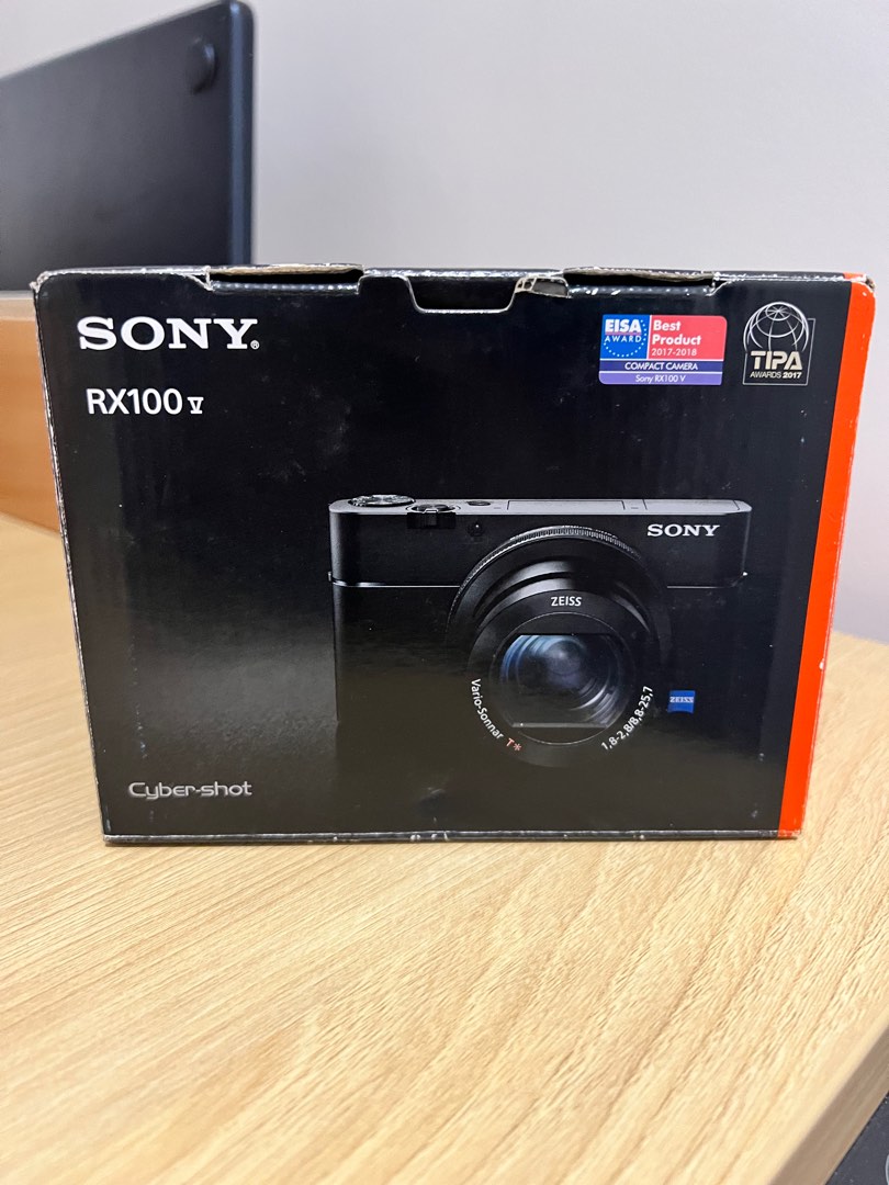 Sony RX100 V, Photography, Cameras on Carousell