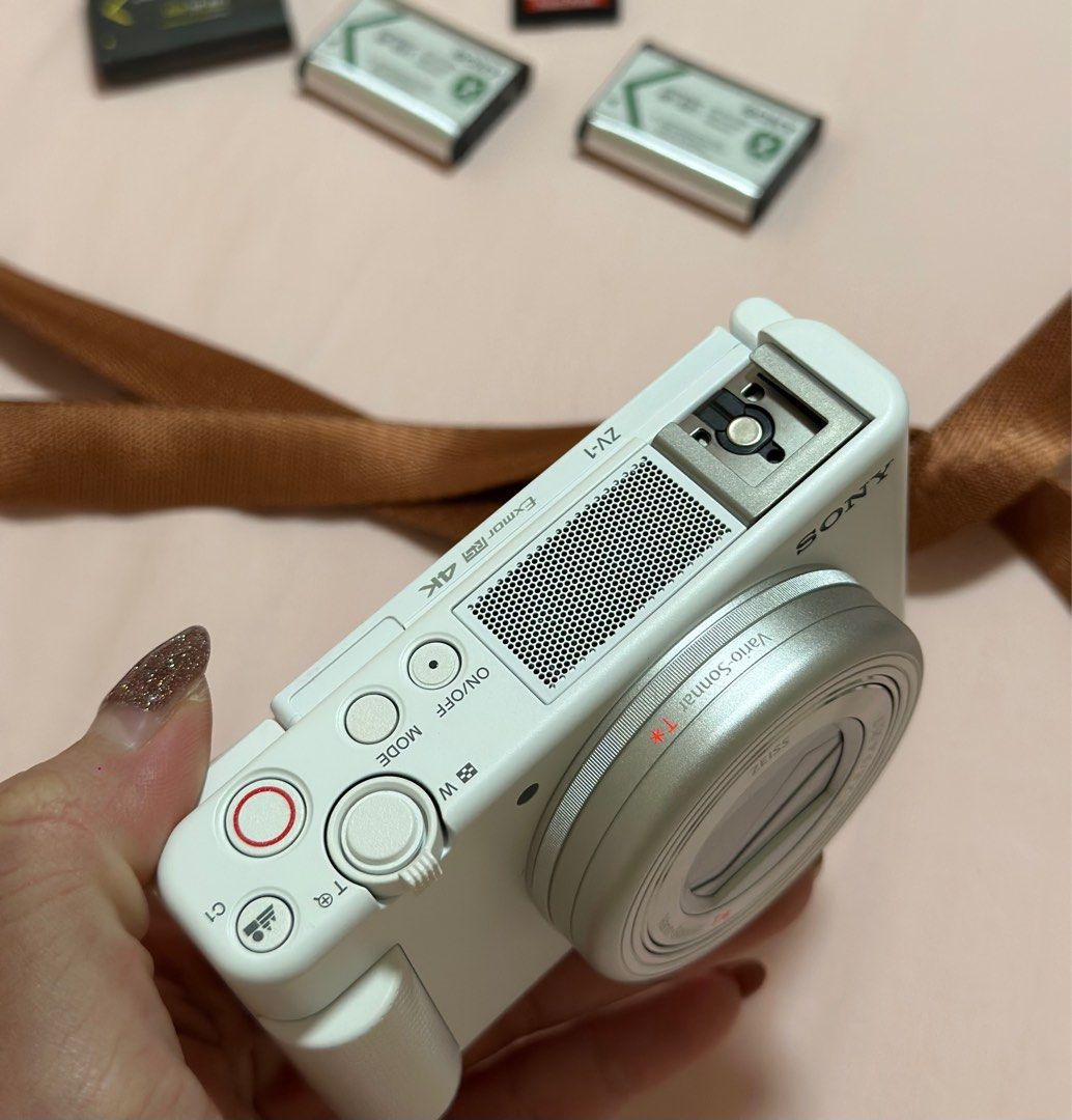 Sony ZV-1 camera (White), Photography, Cameras on Carousell