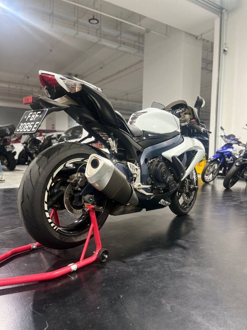 Suzuki GSX-R 750, Motorcycles, Motorcycles for Sale, Class 2 on Carousell