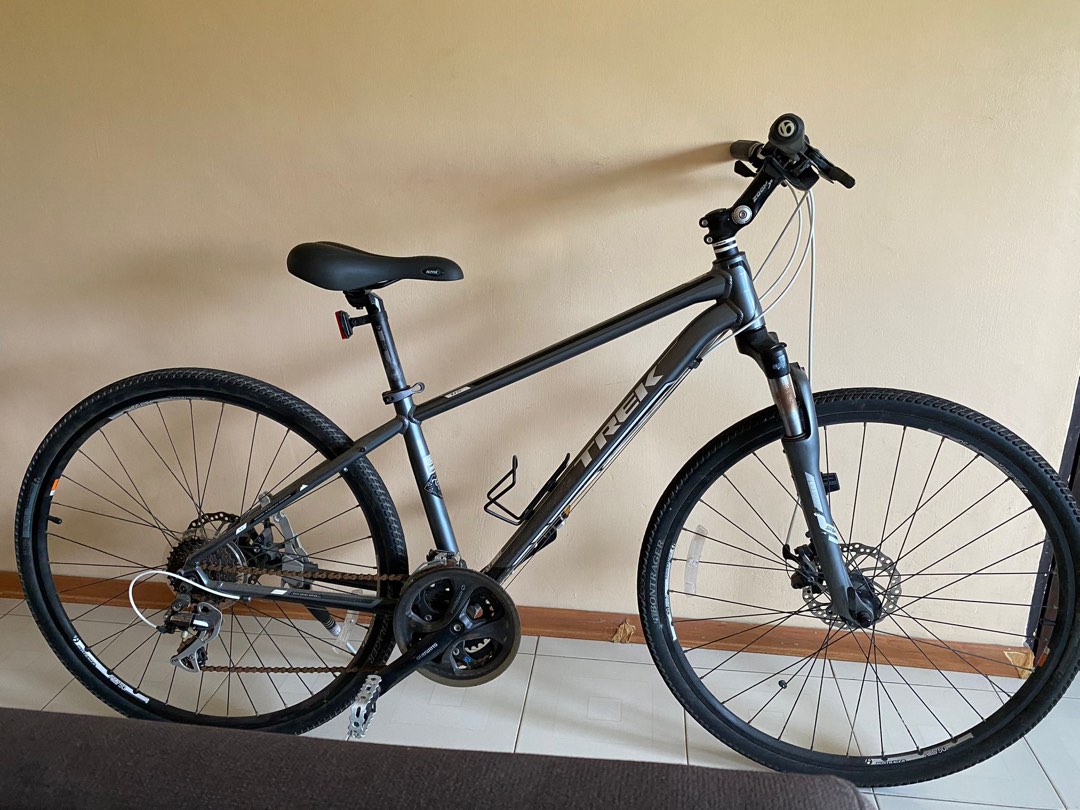 Trek 8.3 DS Hybrid Bike, Sports Equipment, Bicycles & Parts, Bicycles on Carousell