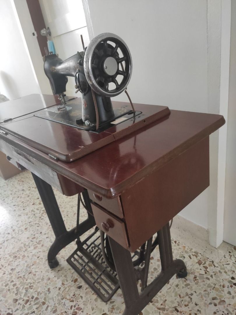 Vintage Singer Sewing Machine S$100, TV & Home Appliances, Other Home ...