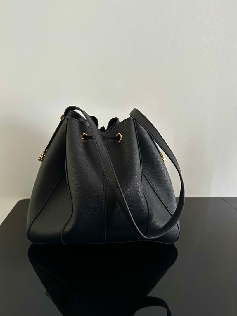 Voir Black Bucket Bag, Women's Fashion, Bags & Wallets, Shoulder Bags ...