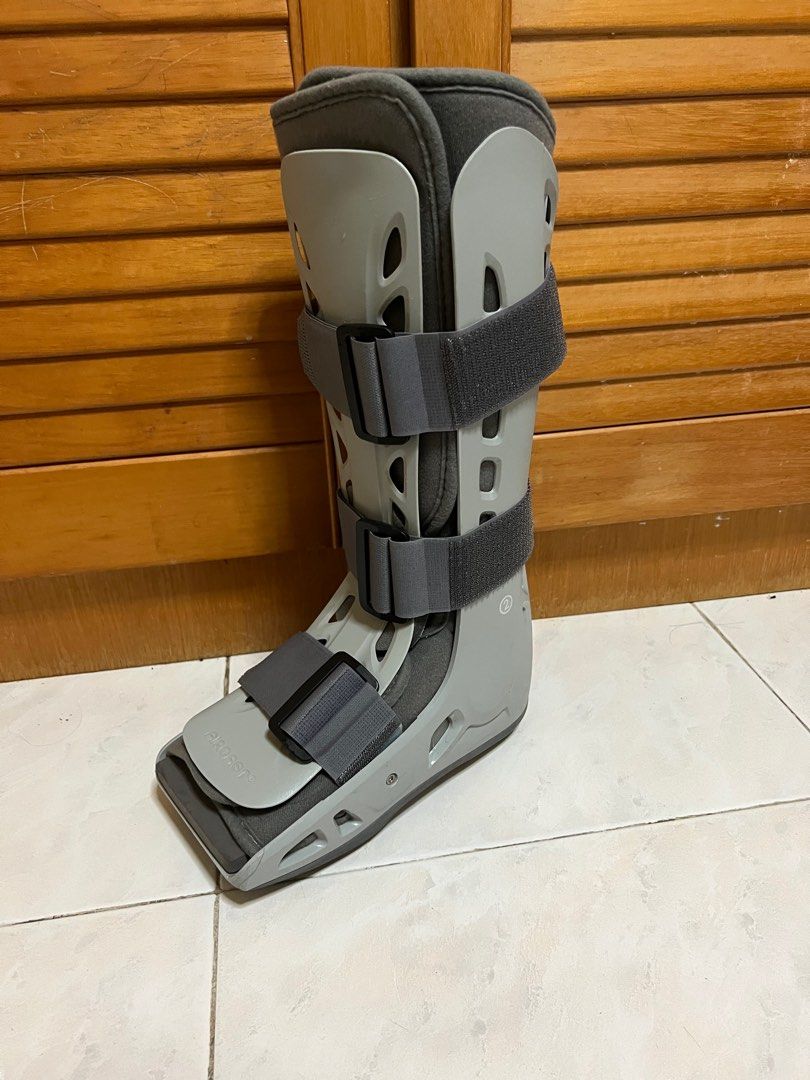 Walking boot/ Aircast boot - Support aids, Health & Nutrition, Braces ...