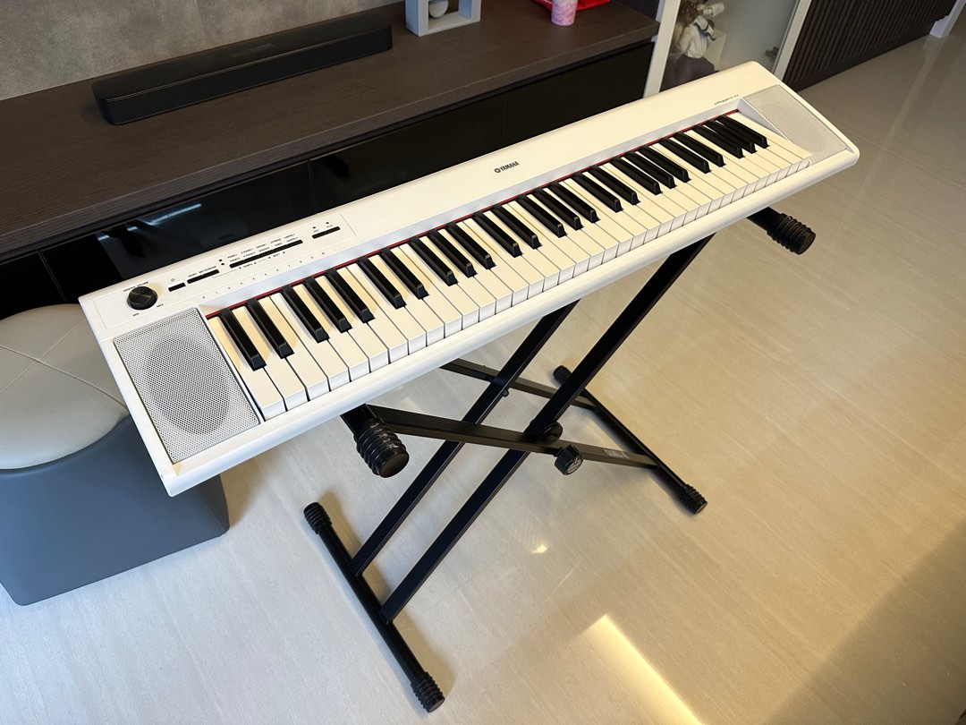 Yamaha Keyboard Piaggero NP-12 White, Hobbies & Toys, Music & Media ...